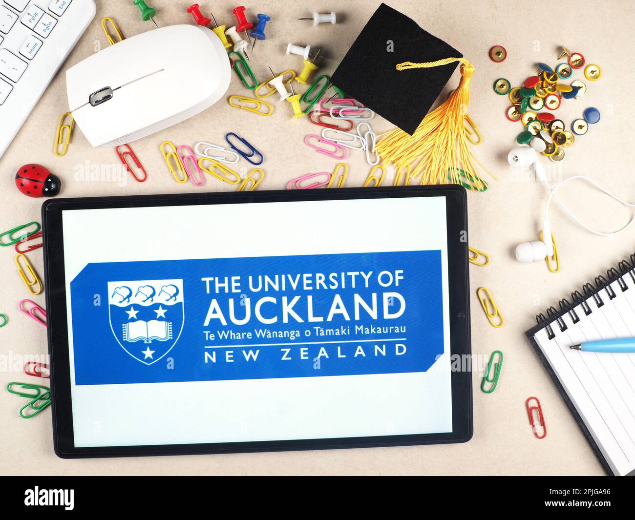 University of auckland sign hi-res stock photography and images - Alamy