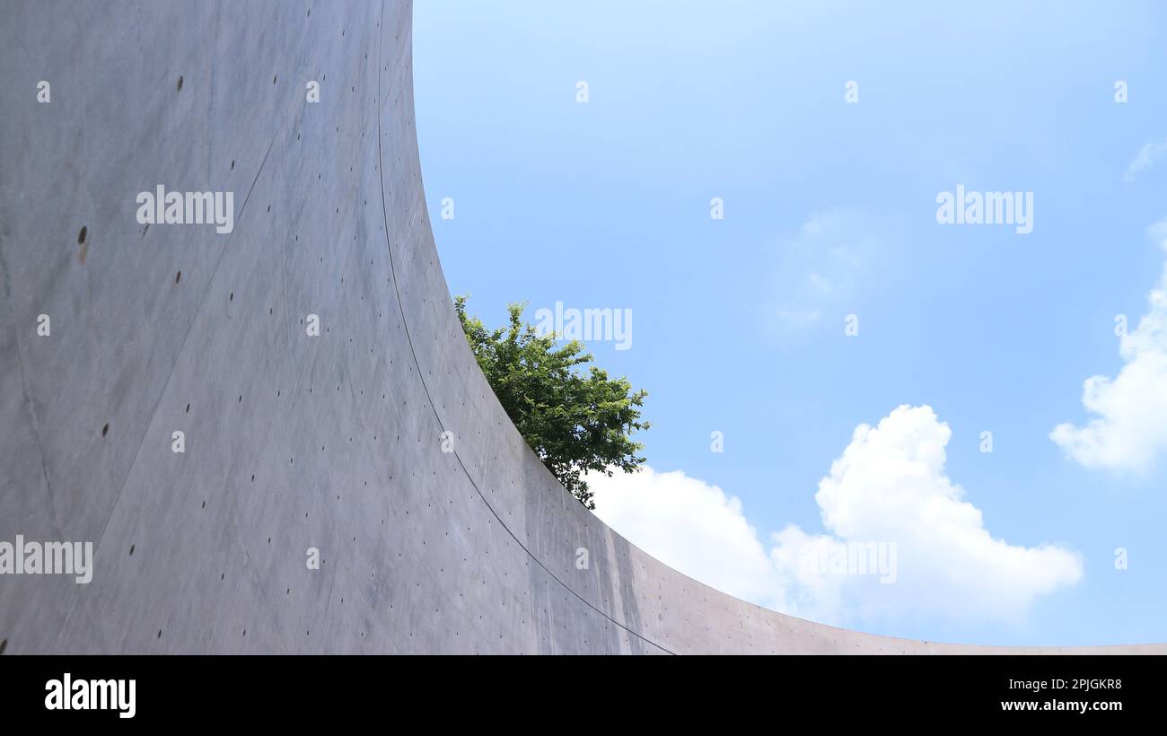 Osaka Prefectural Sayamaike Museum by Tadao Ando: Water and Architecture Stock Photo - Alamy