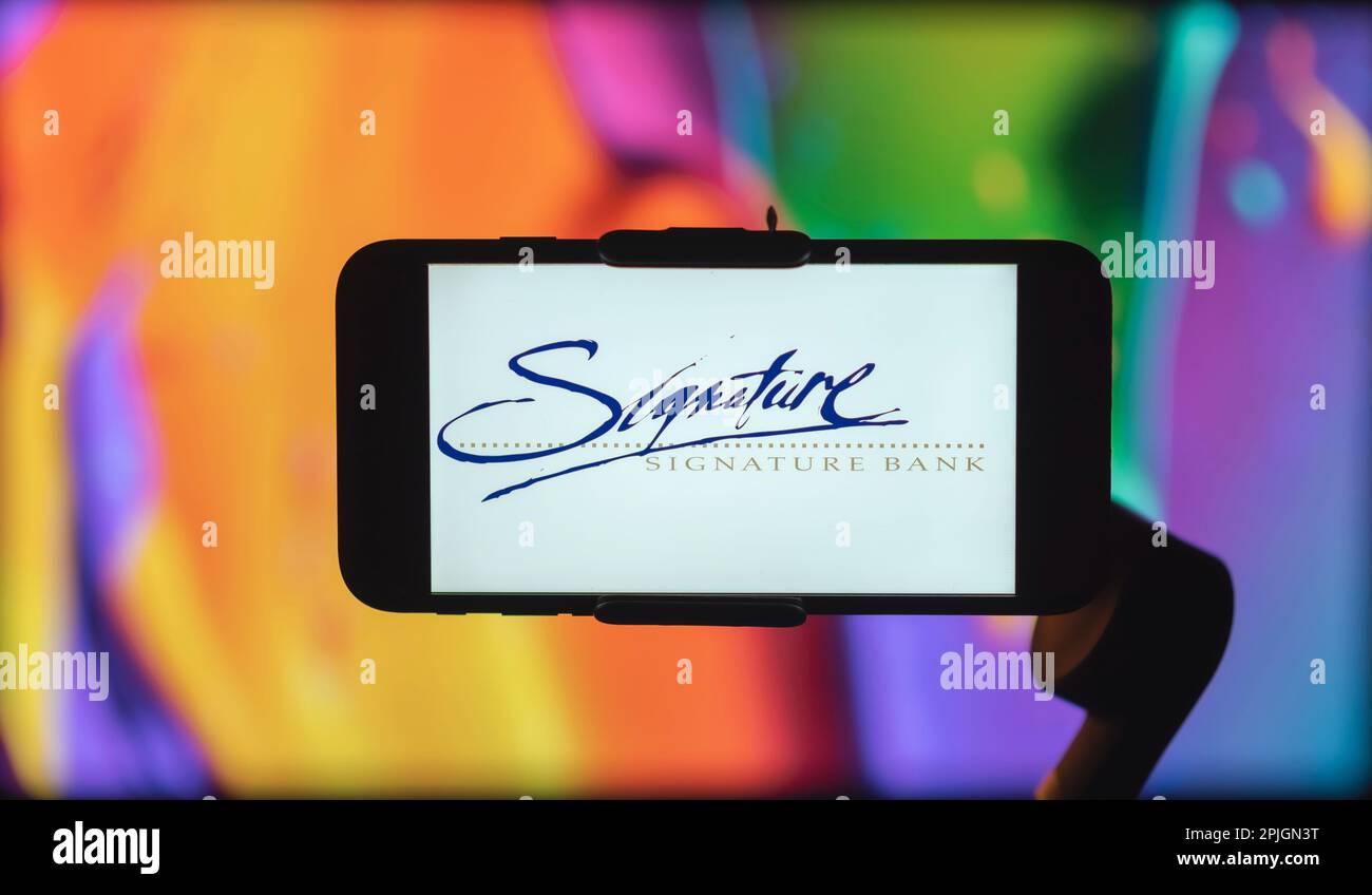 Signature bank logo hi-res stock photography and images - Alamy