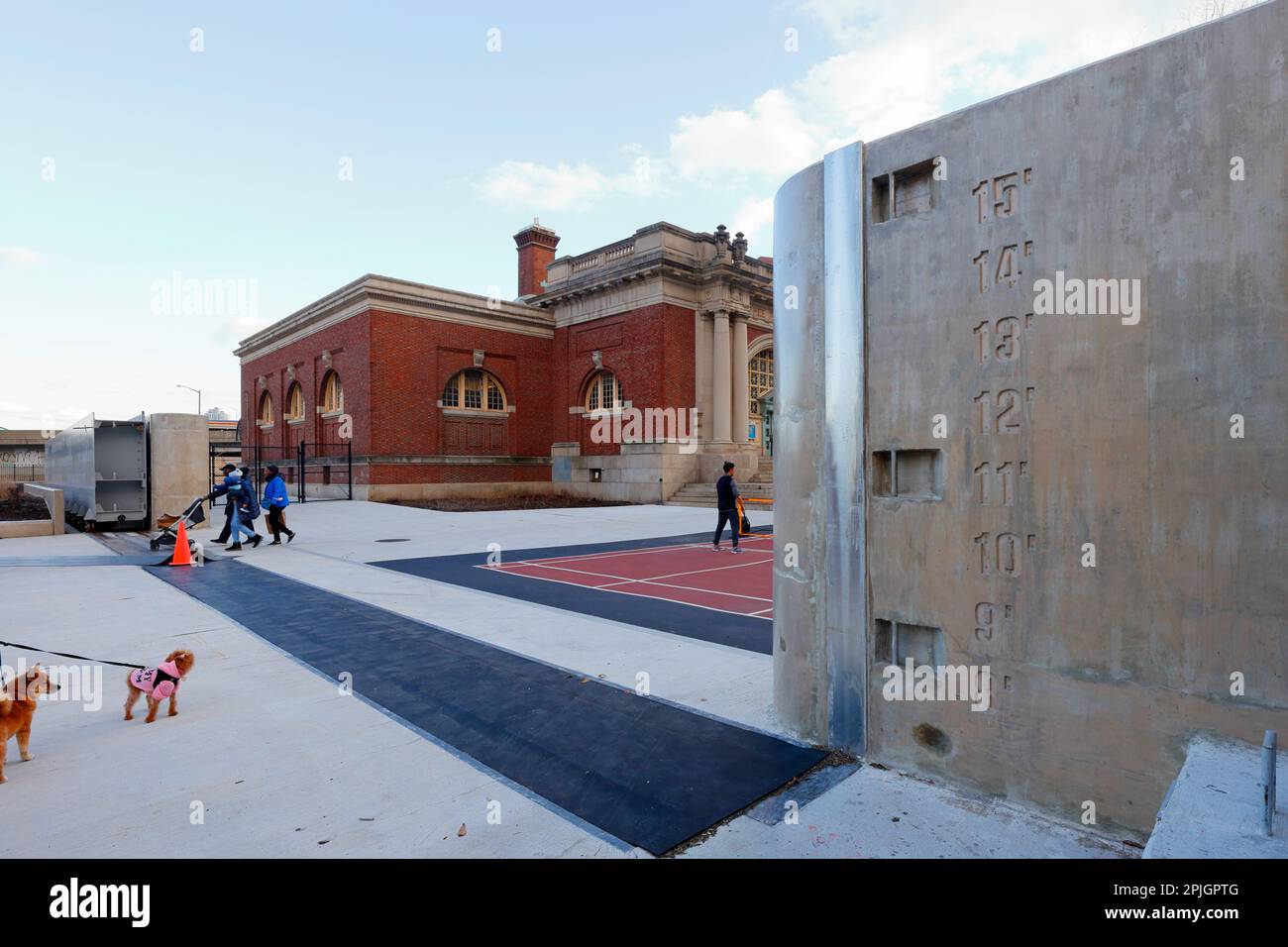 Manhattan flood wall hi-res stock photography and images - Alamy