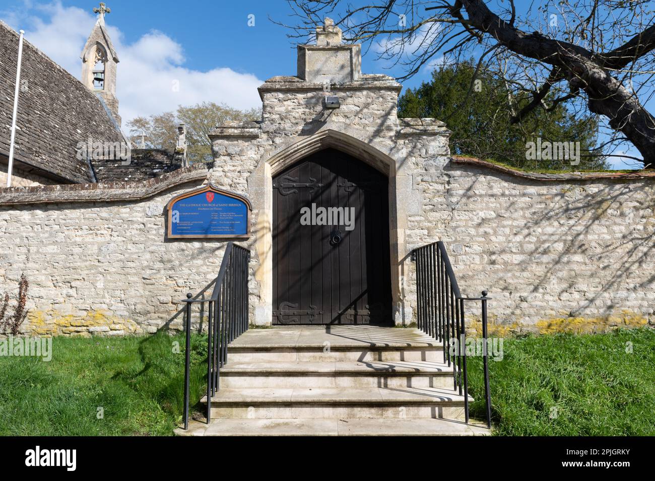 The catholic church of st birinus hi-res stock photography and images ...