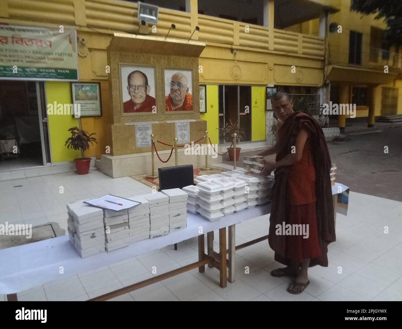 Dhaka, Bangladesh. 3rd Apr, 2023. Buddhist Monastery serves Ifter meals ...