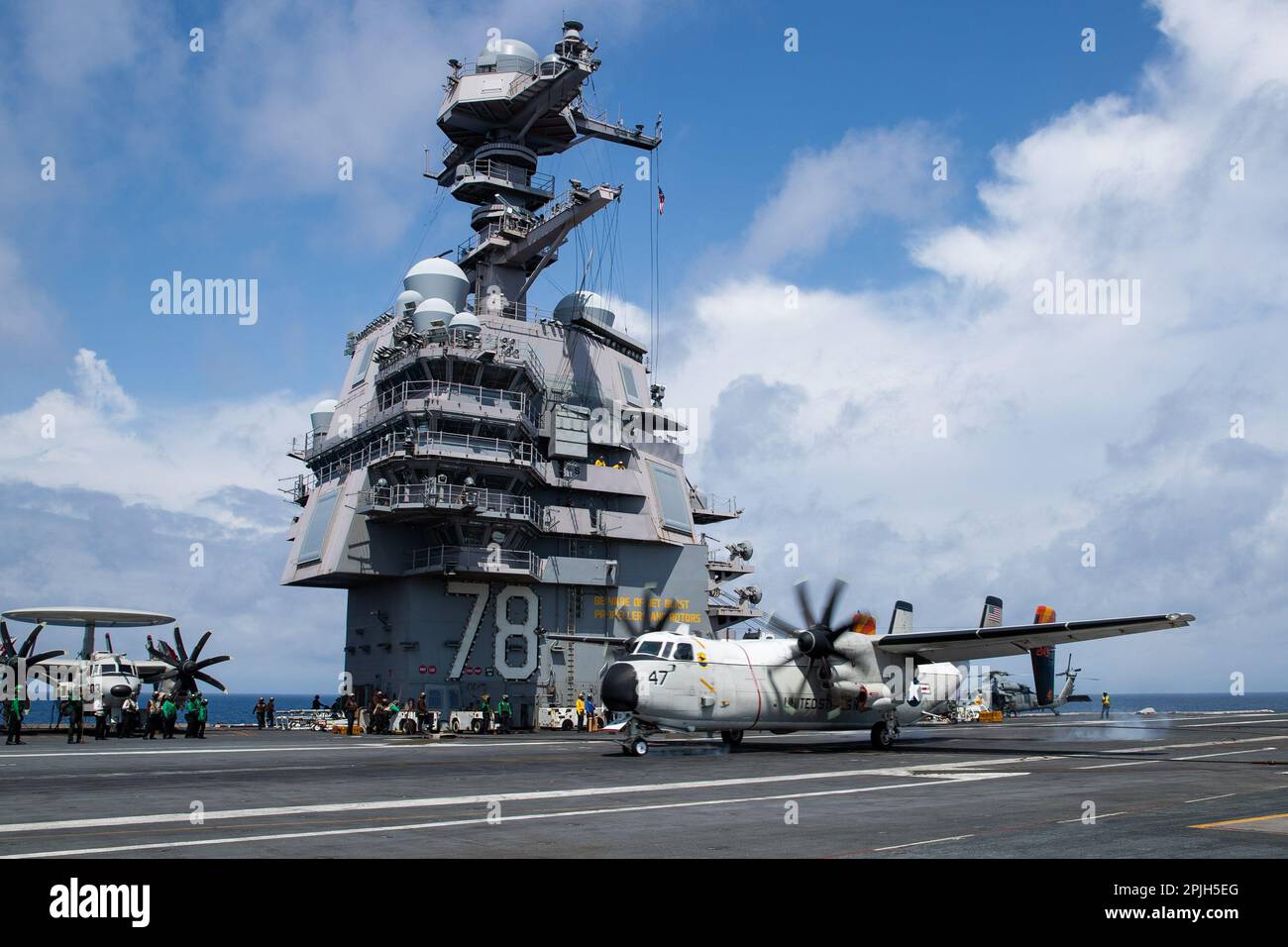 A C-2A Greyhound, attached to the ÒRawhidesÓ of Fleet Logistics Support ...