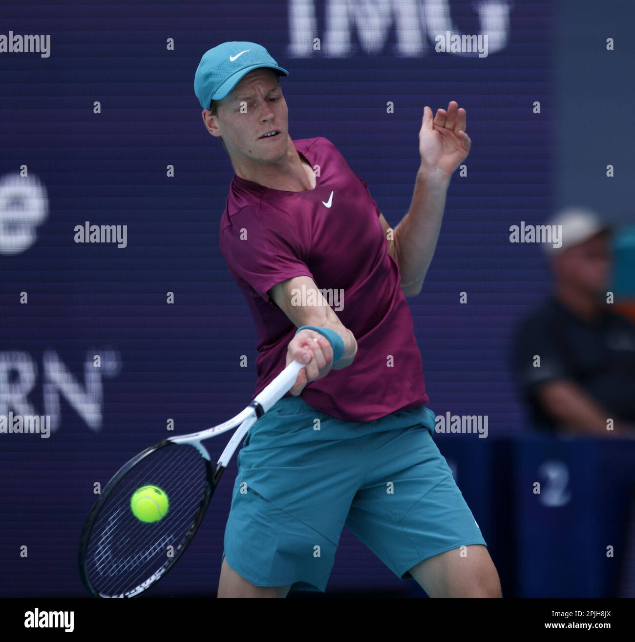 Daniil medvedev forehand hi-res stock photography and images - Alamy