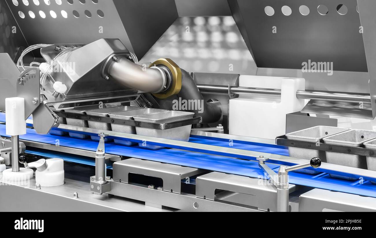 industrial production of bakery products on an assembly line - technology and machinery in the ...