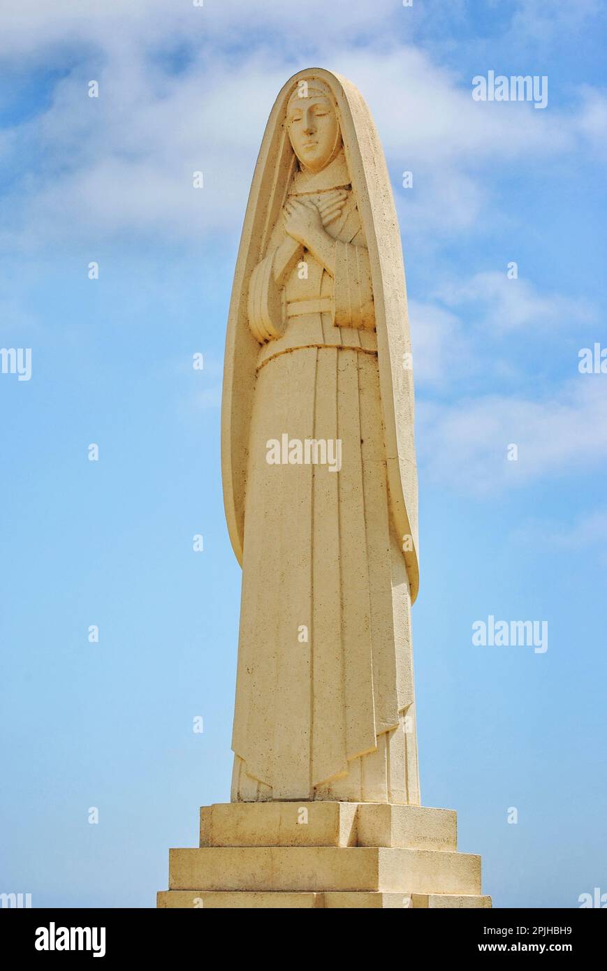 Santa Monica sculpture by Eugene Morahan is located on the bluff at the ...