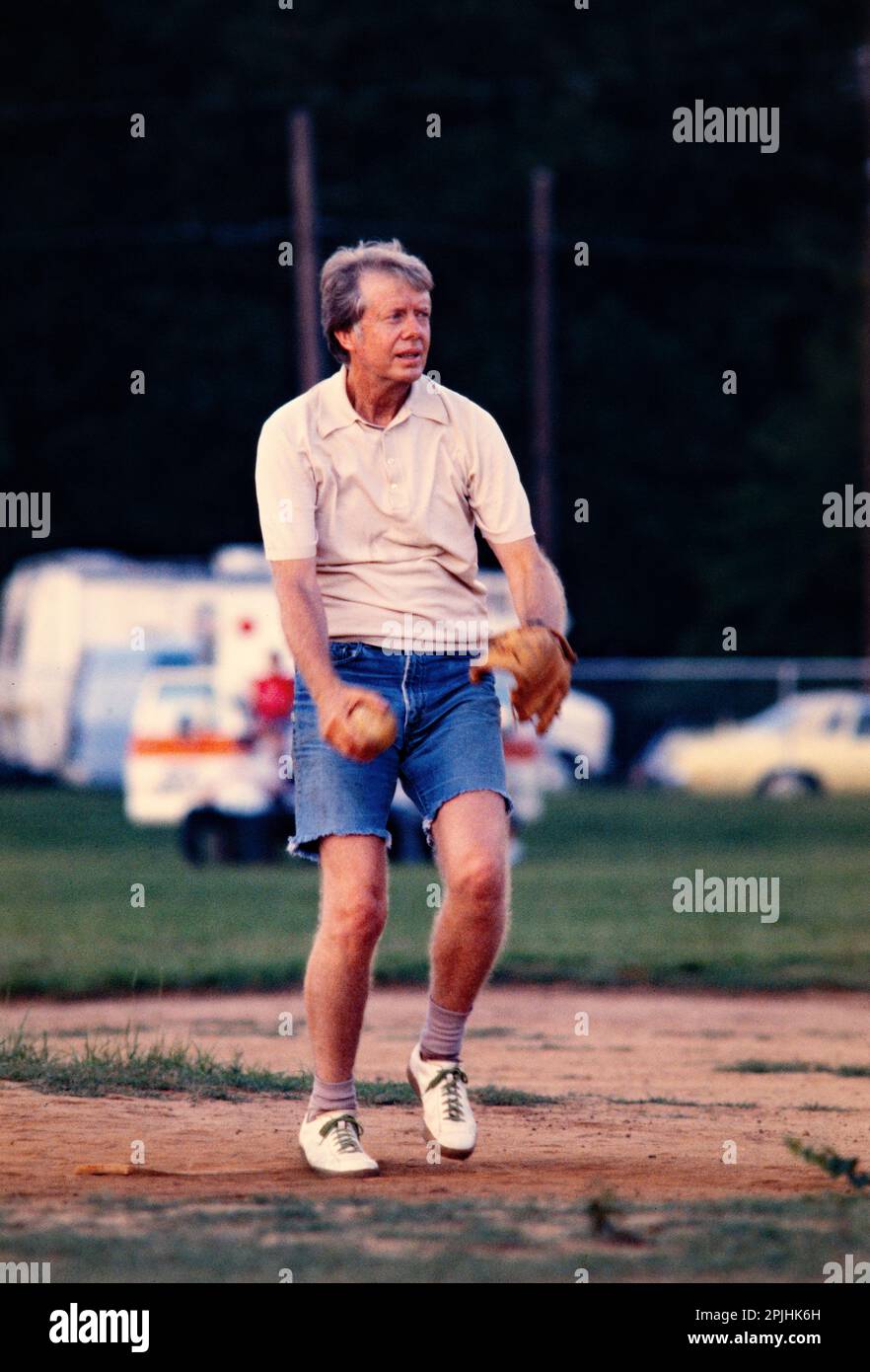 President Jimmy Carter, VP Walter Mondale and teams play softball in ...