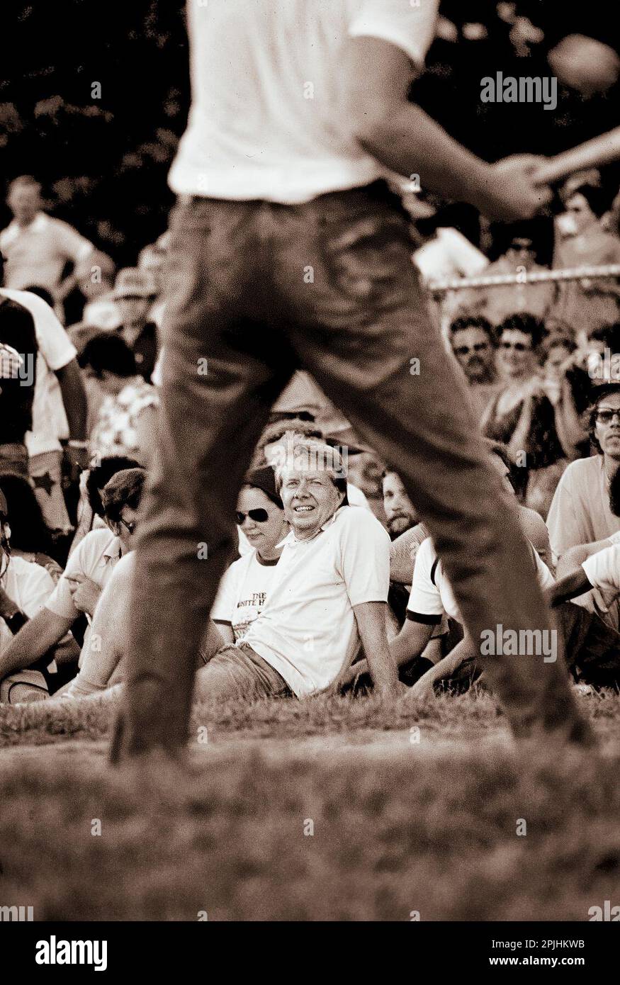 President Jimmy Carter, VP Walter Mondale and teams play softball in ...