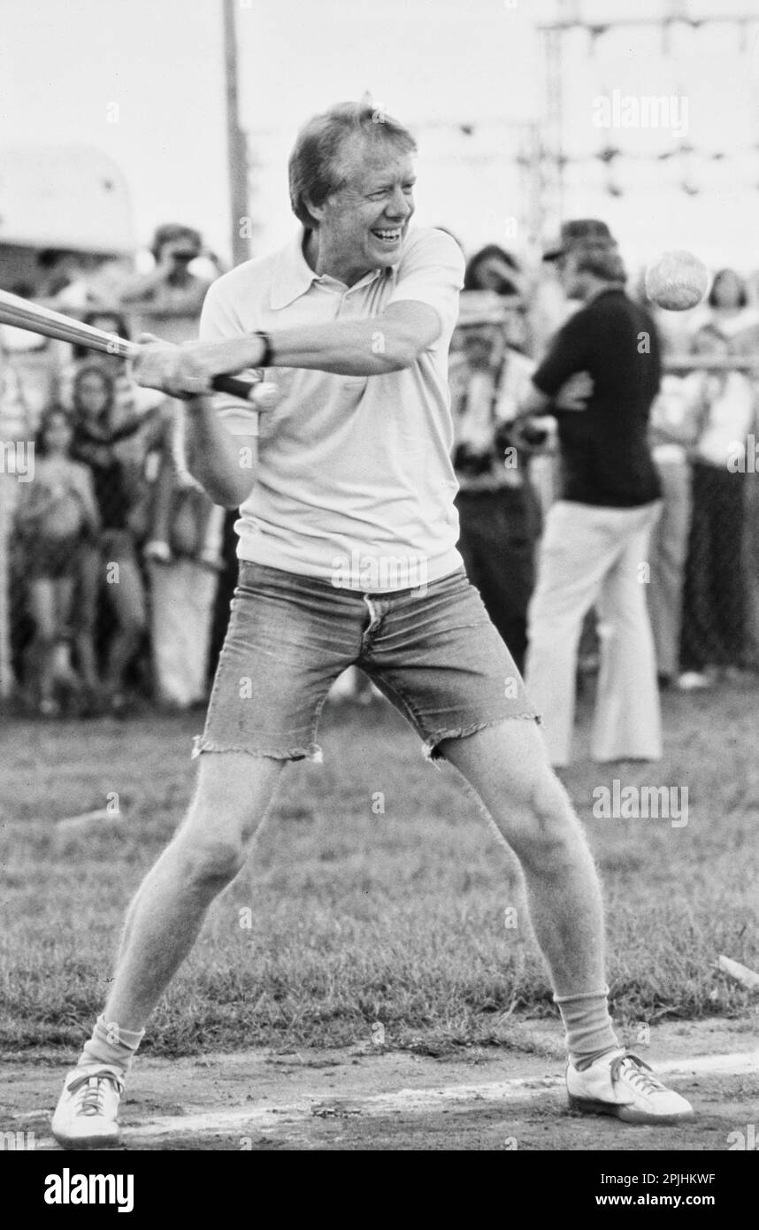 President Jimmy Carter, VP Walter Mondale and teams play softball in ...