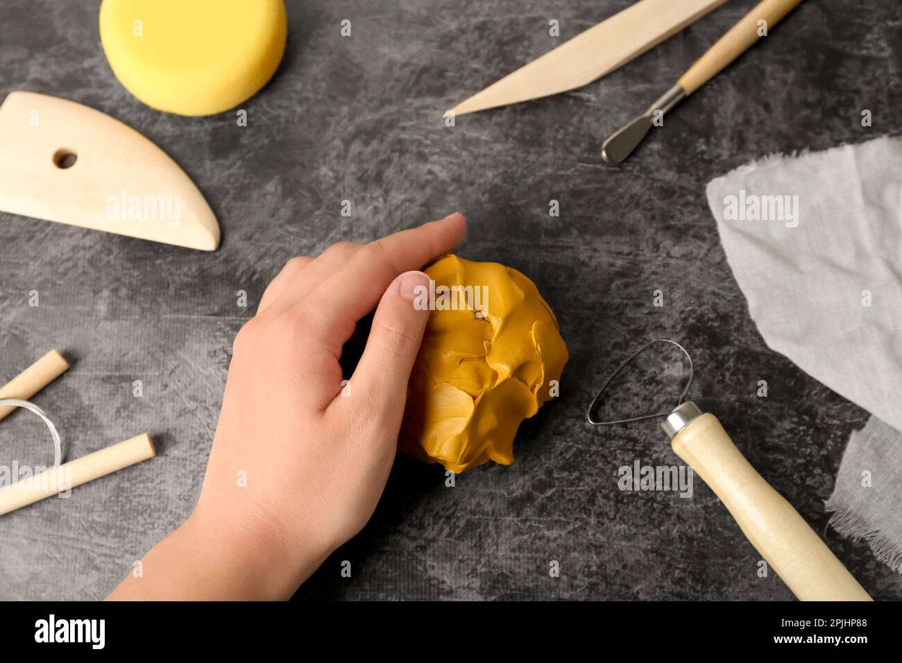 Sponge cutter hi-res stock photography and images - Alamy