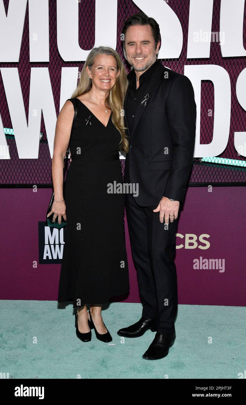 Patty Hanson, left, and Charles Esten arrive at the CMT Music Awards on ...