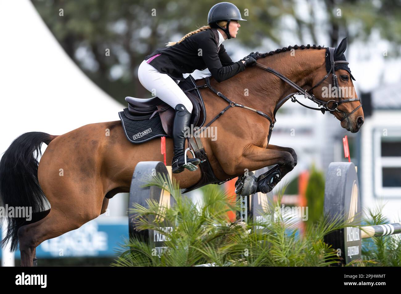 Jacqueline Steffens-Daley from Canada competes at a Major League Show ...
