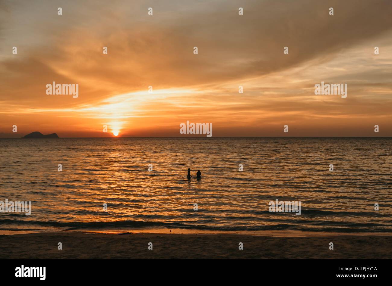 Kuching beach hi-res stock photography and images - Alamy