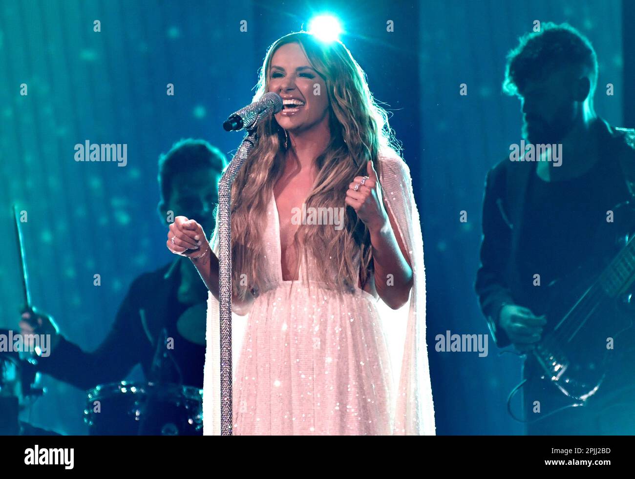 Carly Pearce performs Carly Pearce performs