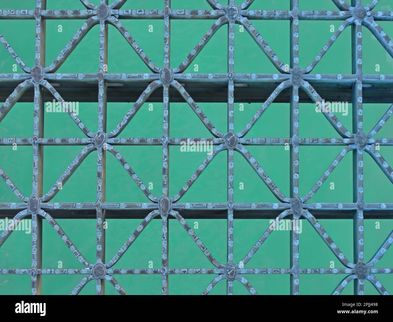 Grate patterns hi-res stock photography and images - Alamy