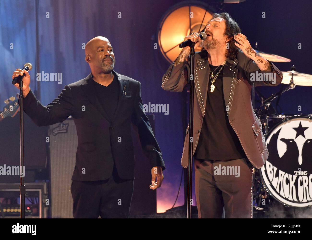 Darius Rucker, left, and Chris Robinson of The Black Crowes perform at ...