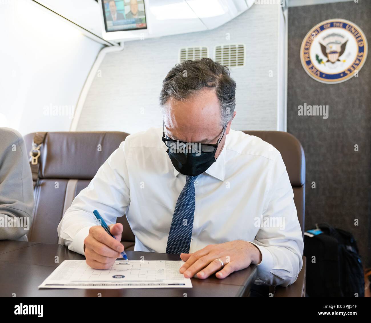 Second Gentleman Douglas Emhoff fills out his March Madness basketball ...
