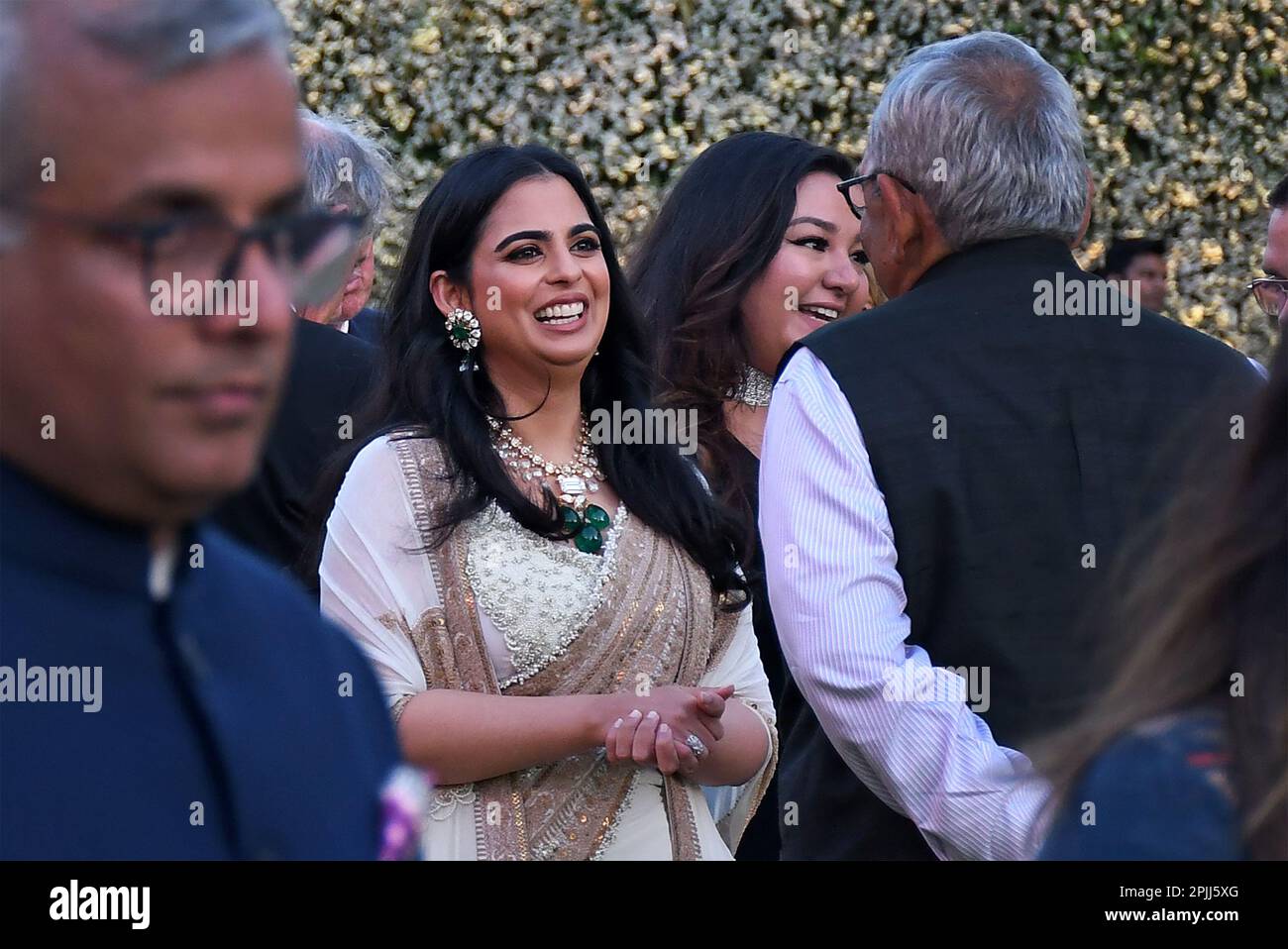 Nita Ambani Daughter Isha