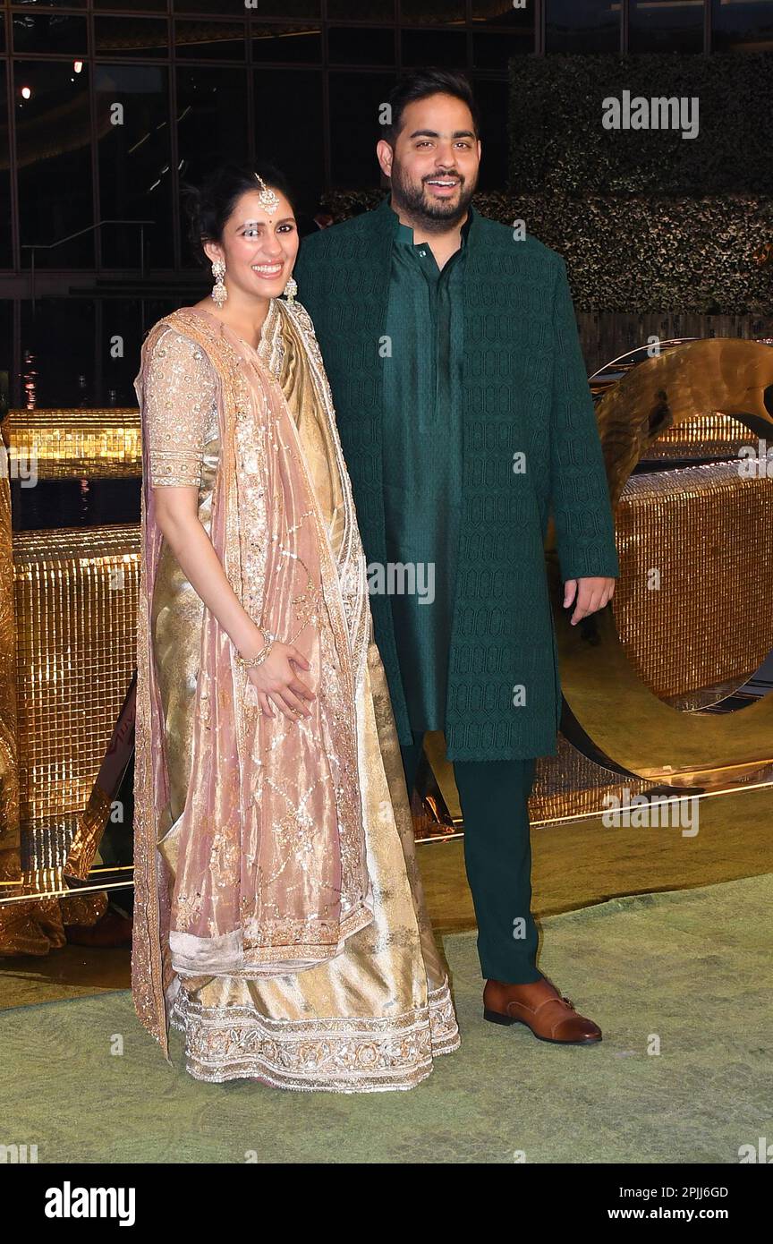 Mumbai, India. 31st Mar, 2023. L-R Shloka Mehta (wife of Akash Ambani ...