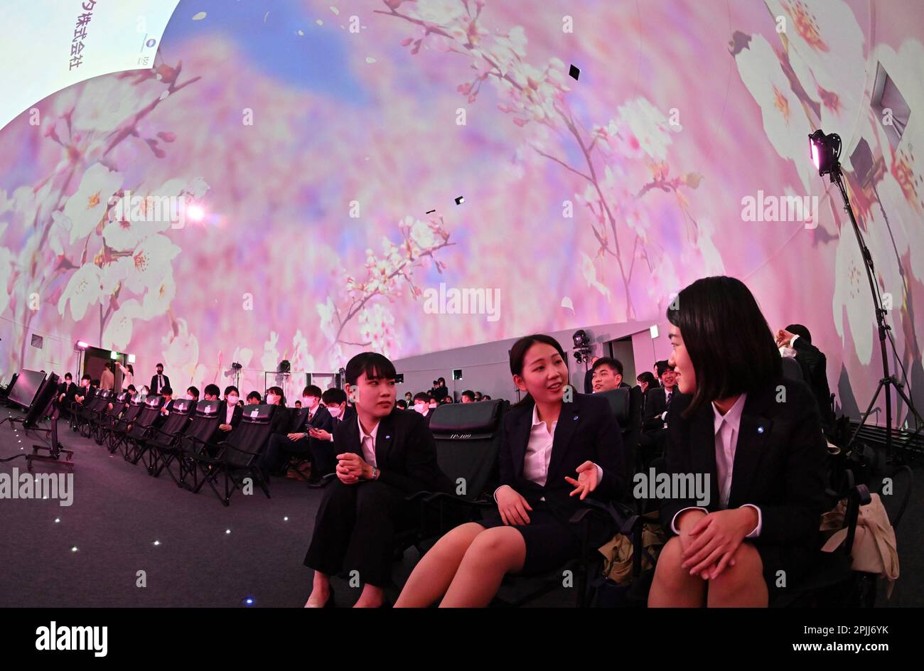 New employees of KONICA MINOLTA, INC.to attend an entrance ceremony at ...