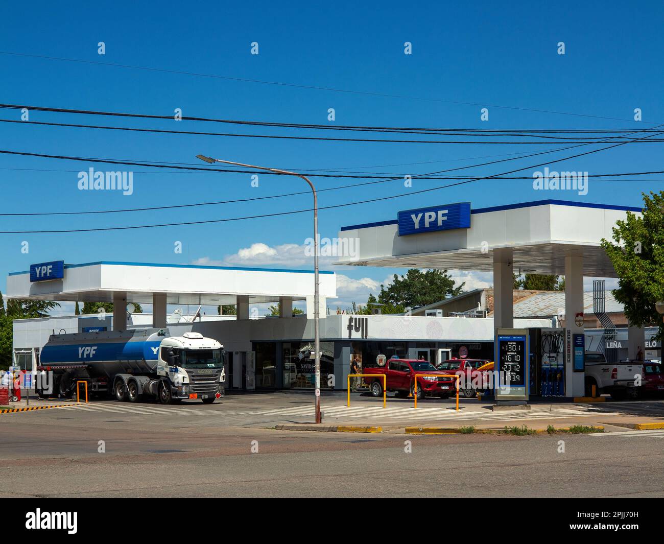 Ypf argentina hi-res stock photography and images - Alamy