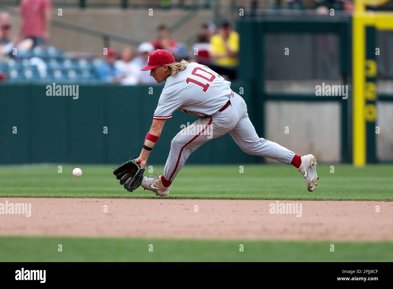 April 2, 2023: Alabama short stop Jim Jarvis #10 makes a back hand grab ...
