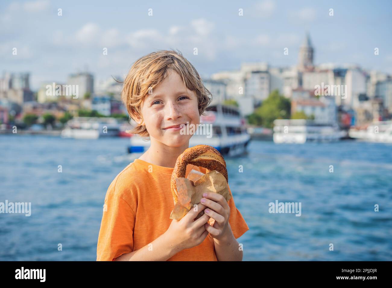 Tea vendor in istanbul hi-res stock photography and images - Alamy