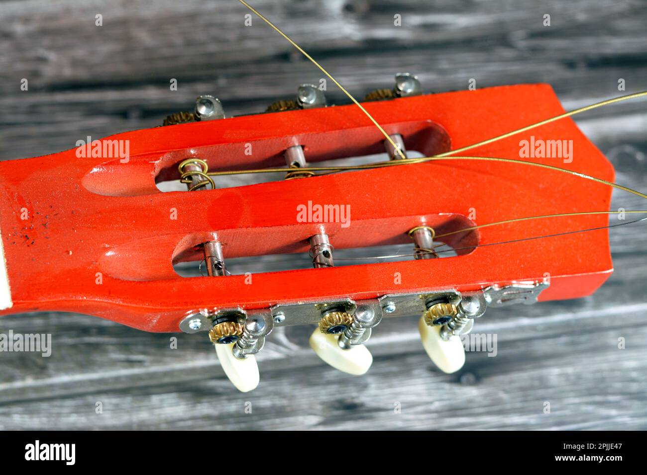 Smashed acoustic guitar hi-res stock photography and images - Alamy