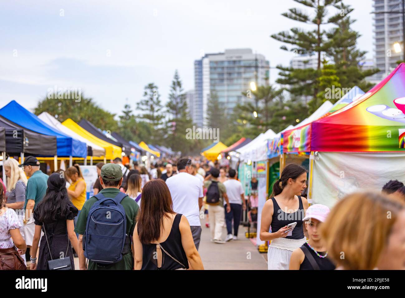Surfers paradise night market hi-res stock photography and images - Alamy