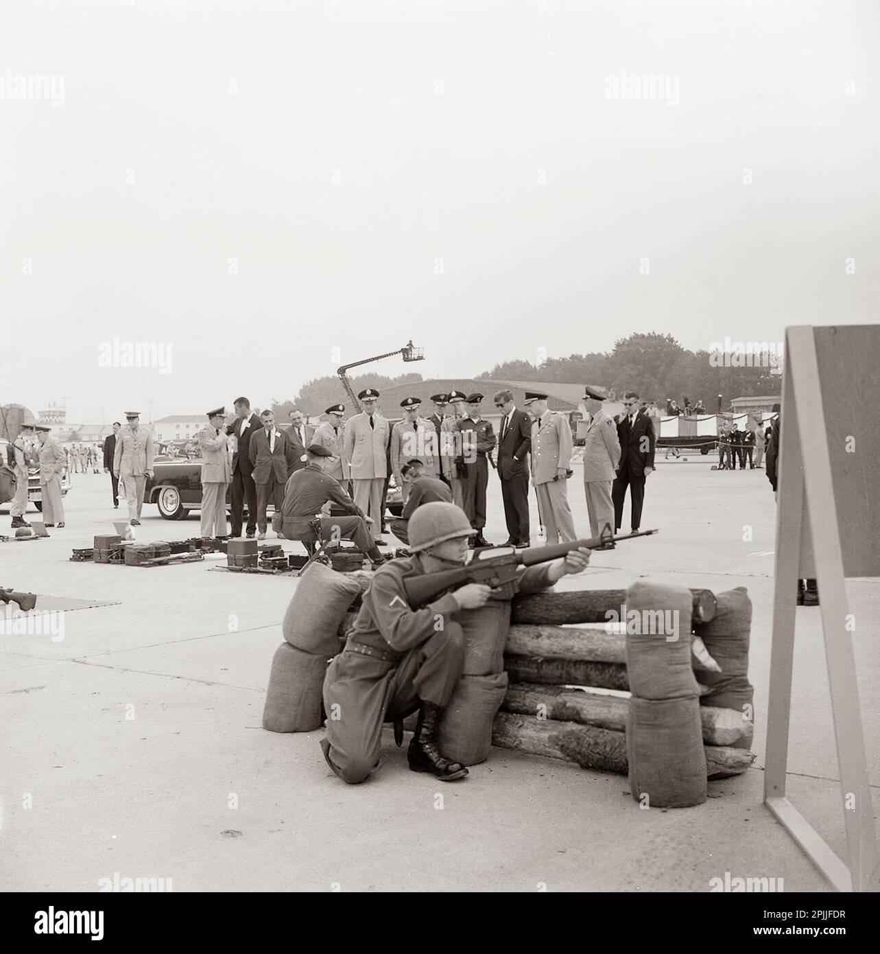 KN-C29258 25 June 1963 Trip to Europe: Germany, Hanau: Arrival at ...