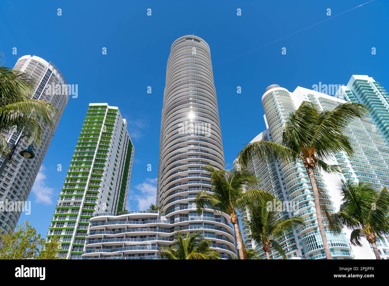 huge skyscraper architecture in miami. photo of skyscraper architecture ...