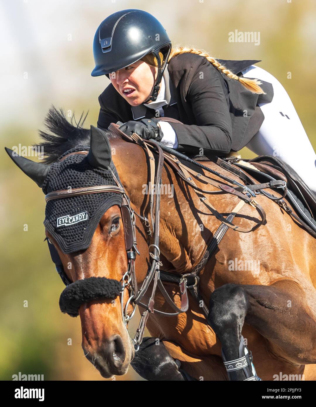 Jacqueline Steffens-Daly from Canada competes at a Major League Show ...