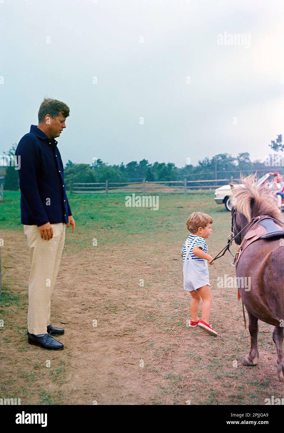 ST-C283-25-63 31 August 1963 Labor Day weekend at Hyannis Port: John F ...