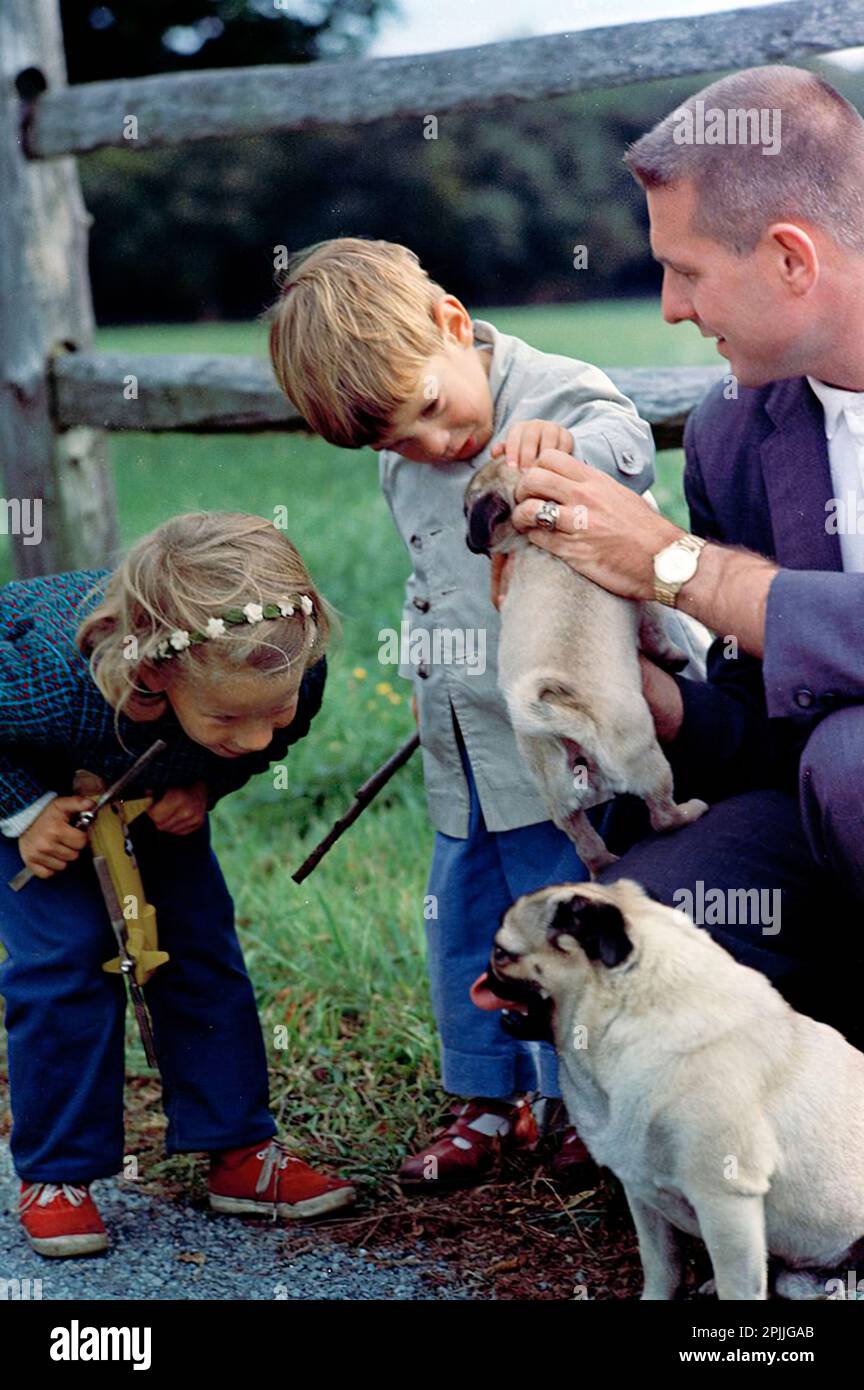 KN-C29970 14 September 1963 Weekend at Newport, Rhode Island: Caroline ...