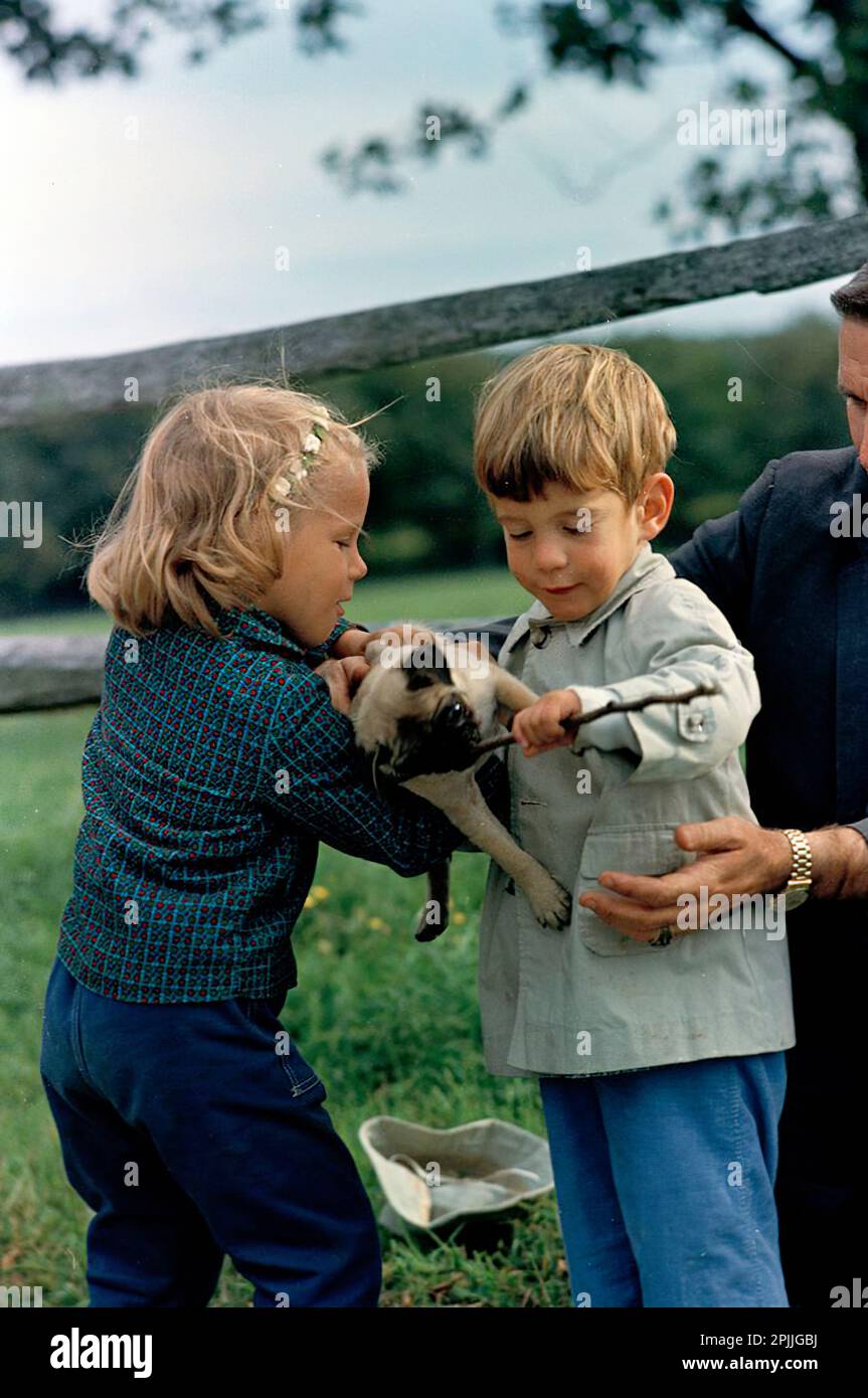 KN-C29971 14 September 1963 Weekend at Newport, Rhode Island: Caroline ...