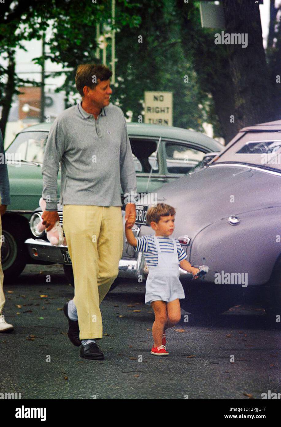 ST-C283-32-63 31 August 1963 Labor Day weekend at Hyannis Port ...