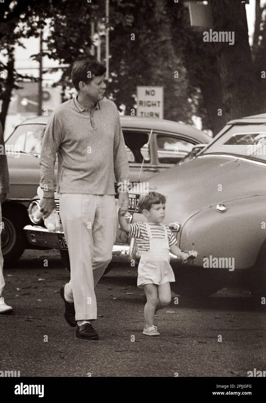 ST-C283-32-63 31 August 1963 Labor Day weekend at Hyannis Port ...