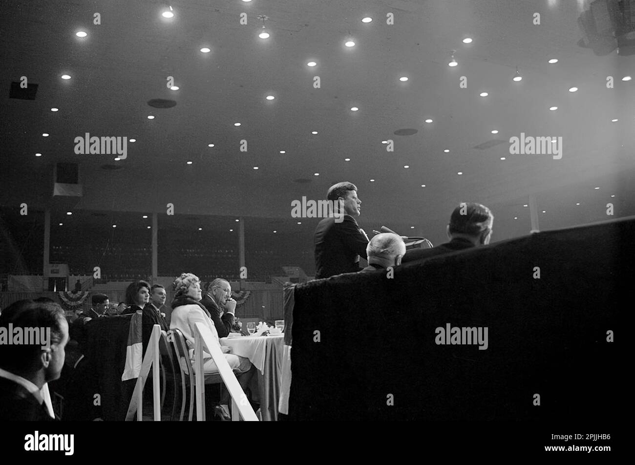 ST-525-27-63 21 November 1963 Trip tp Texas: Houston: Dinner in honor ...