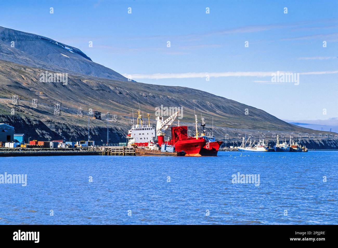 Longyearbyen svalbard harbour hi-res stock photography and images - Alamy