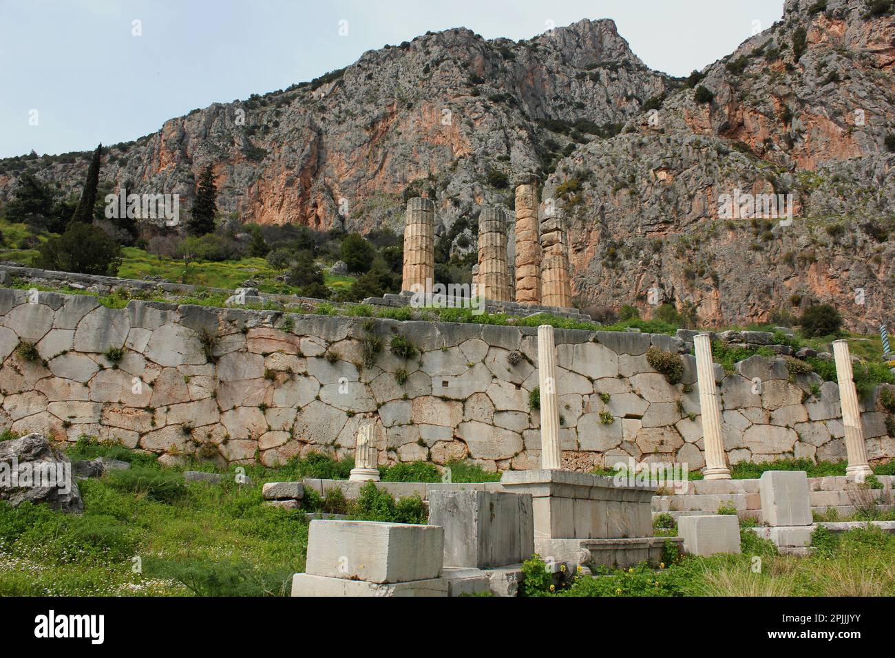 Polygonal wall hi-res stock photography and images - Alamy