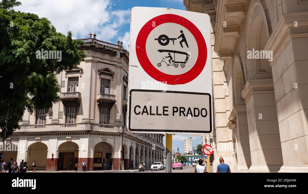 Cuban traffic road sign hi-res stock photography and images - Alamy