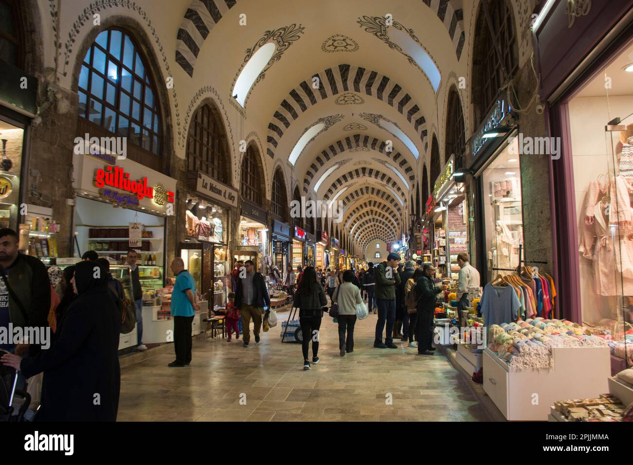 Shopping mall istanbul turkey hi-res stock photography and images - Alamy