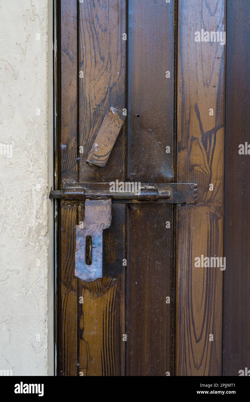 Door latch hi-res stock photography and images - Alamy
