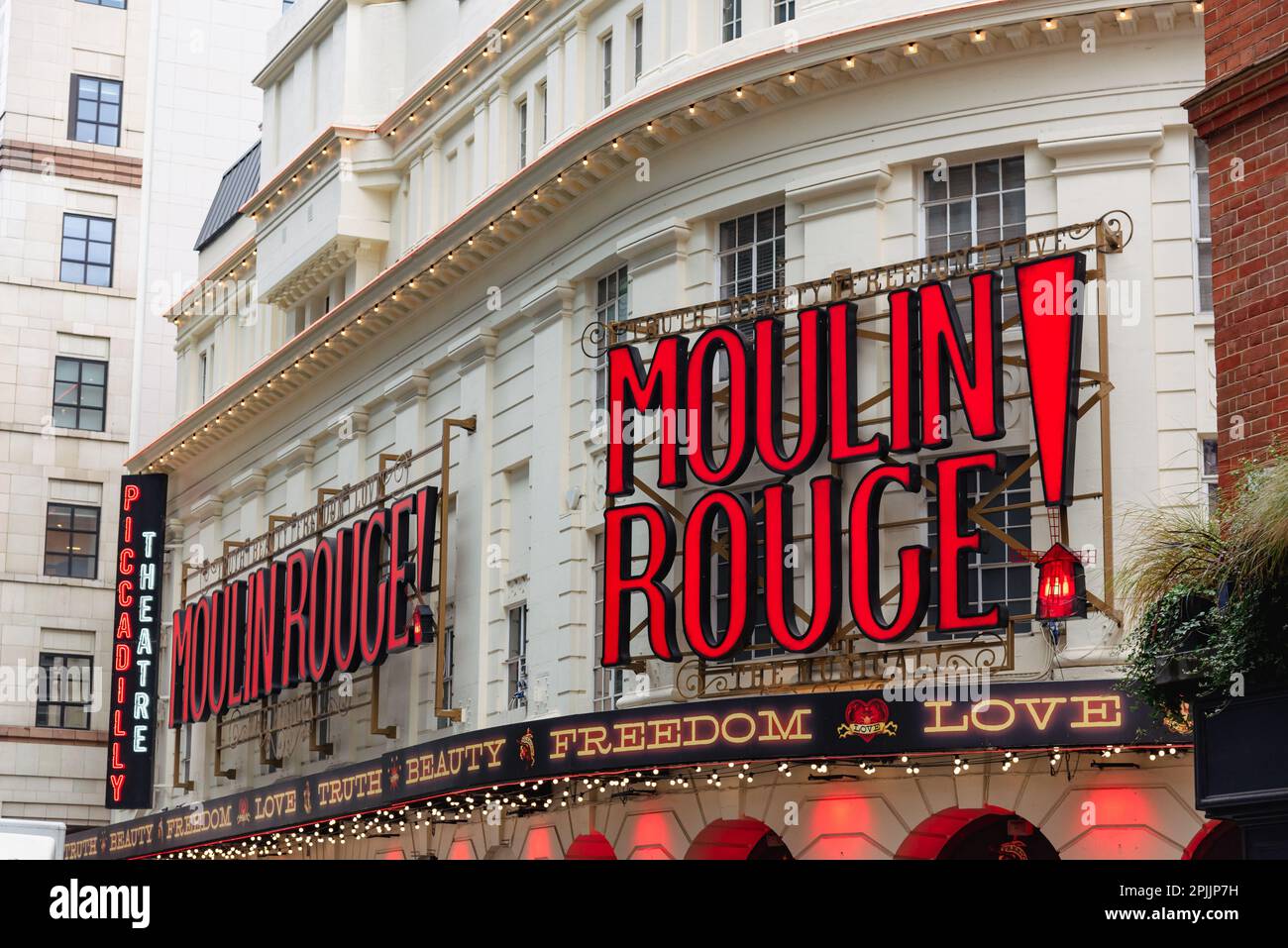 Moulin Rouge at Piccadilly Theatre Stock Photo - Alamy