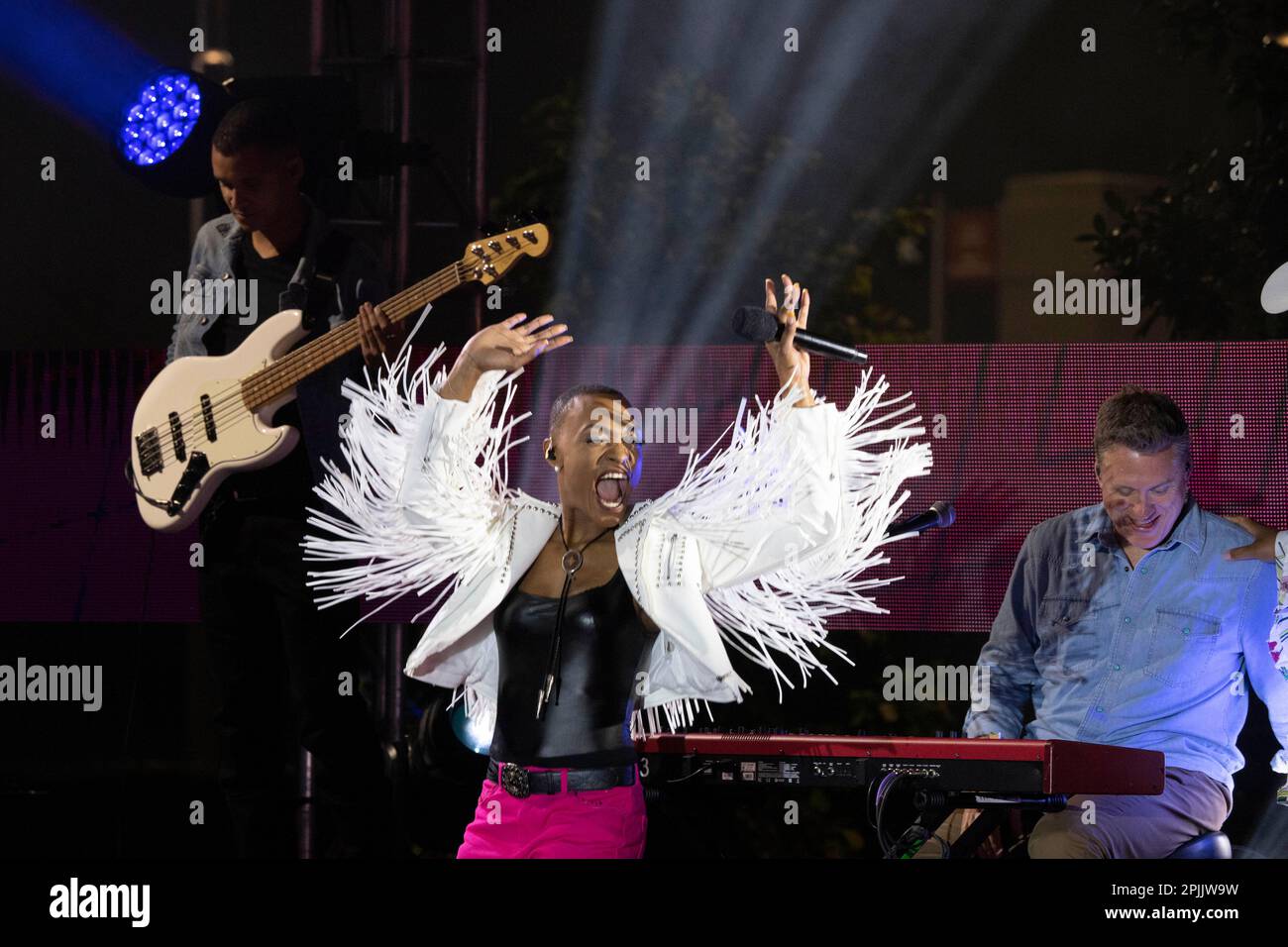 Singer performing with backup band hi-res stock photography and images ...