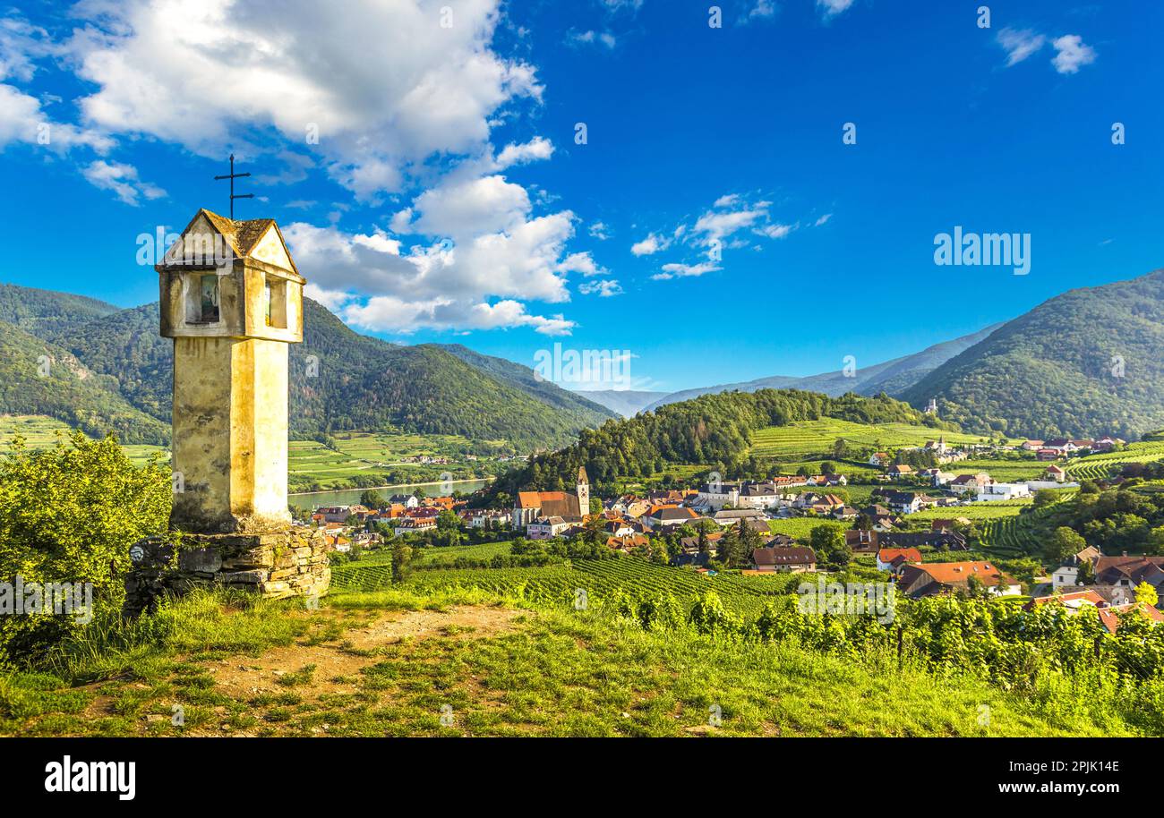 Scenic View into the Wachau valley with Danube river. Spitz town ...