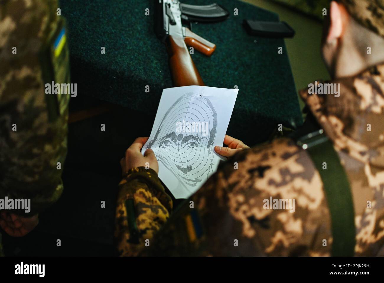 Vladimir putin shooting target hi-res stock photography and images - Alamy