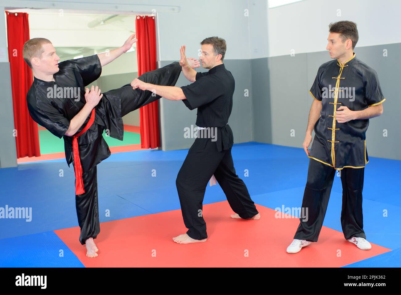 Karate expert hi-res stock photography and images - Alamy