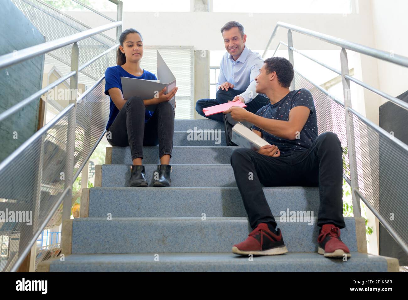 University students library stairs hi-res stock photography and images ...