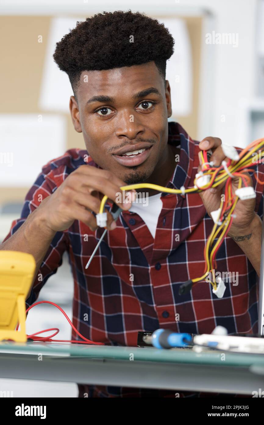 Man old desktop pc hi-res stock photography and images - Alamy